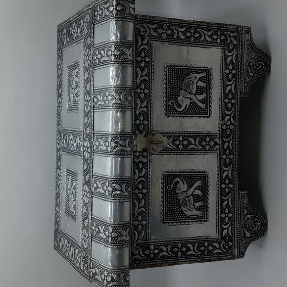Accents | Vintage Hammered Metal Wooden Box With 3d Elephants And ...